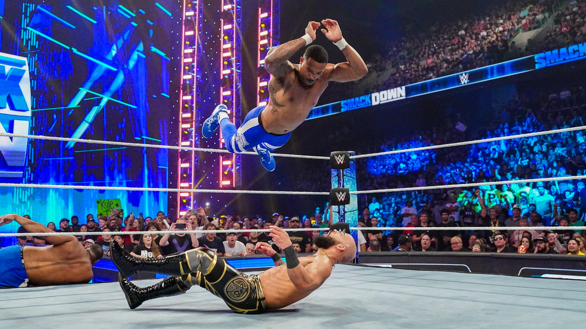In Pictures, WWE Smackdown, 28 April: Legends Host Draft as Kevin Owens ...