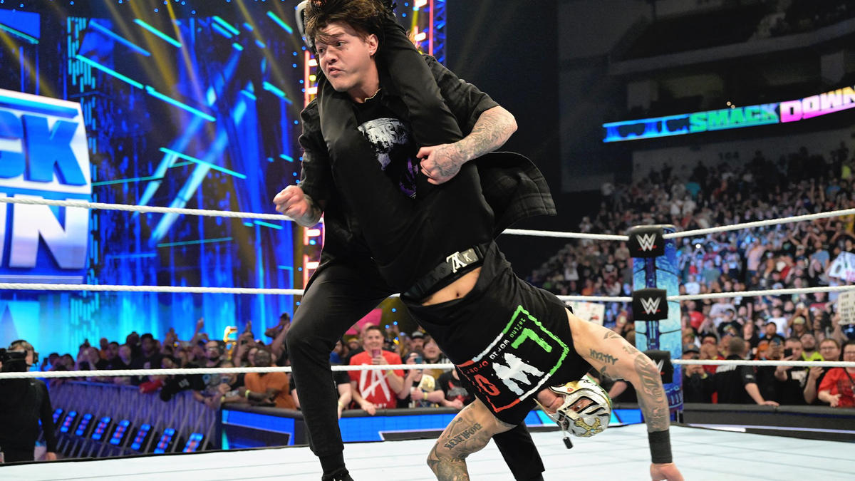 WWE SmackDown Results: Solo Sikoa Unleashes a Brutal Post-match Attack ...