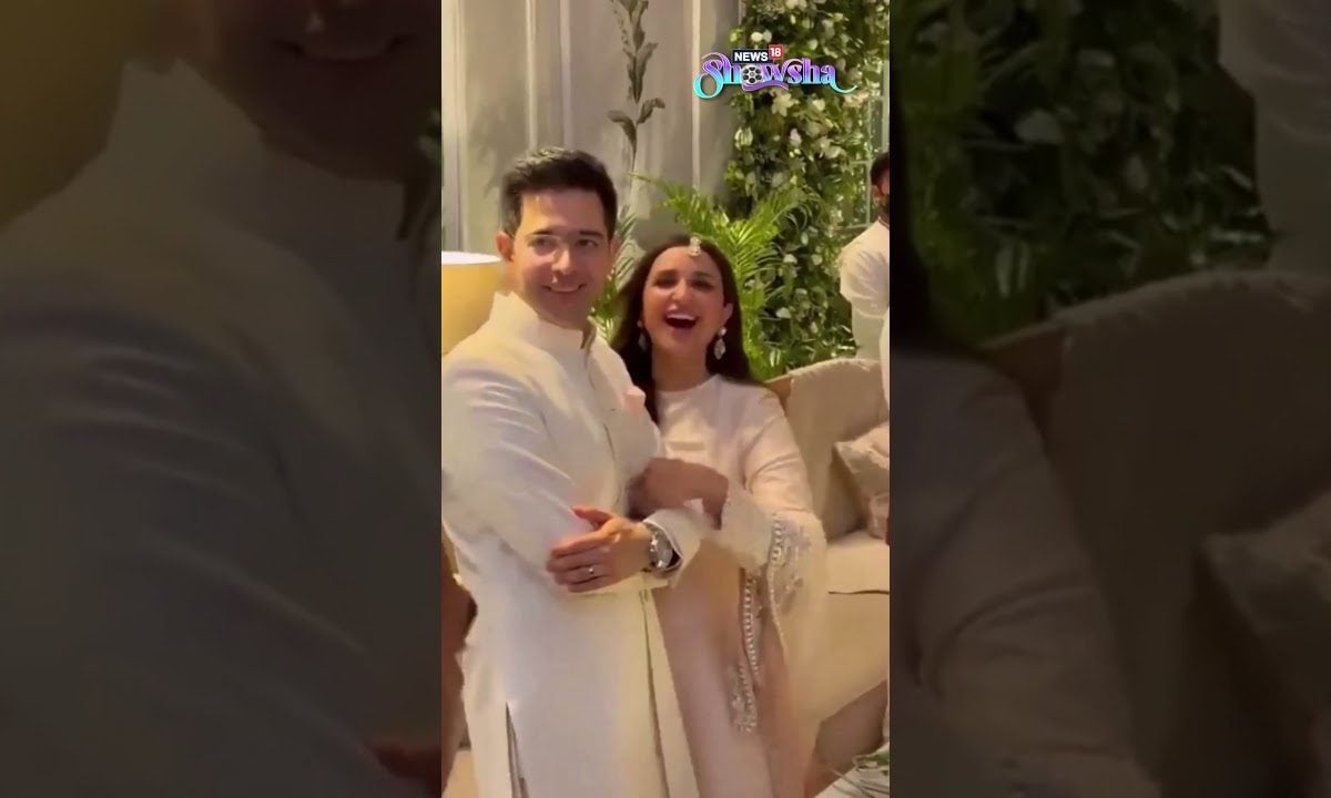 Raghav Chadha Kisses Parineeti Chopra As She Sings 'Mahi' At Engagement | #shorts #viralvideo ...