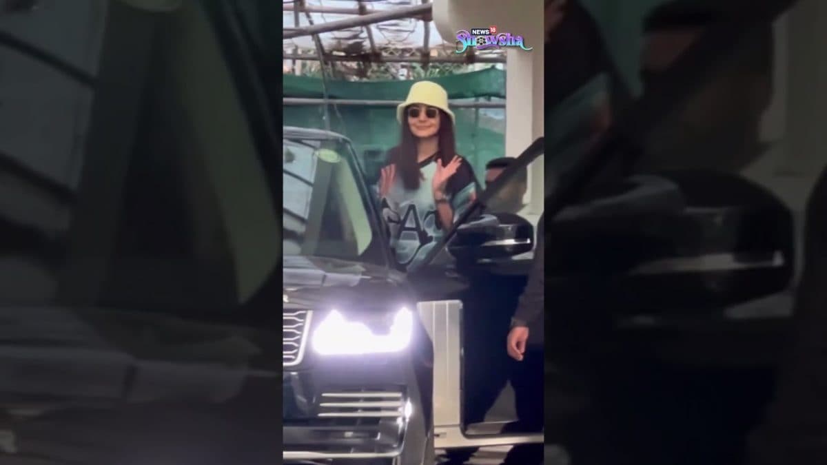 Anushka Sharma Steps Out In Mumbai In Style | Anushka Sharma With Paparazzi | #viral #trending ...