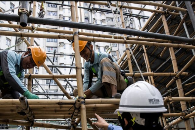 Hong Kong's Bamboo Scaffolders Preserve Ancient Technique - News18