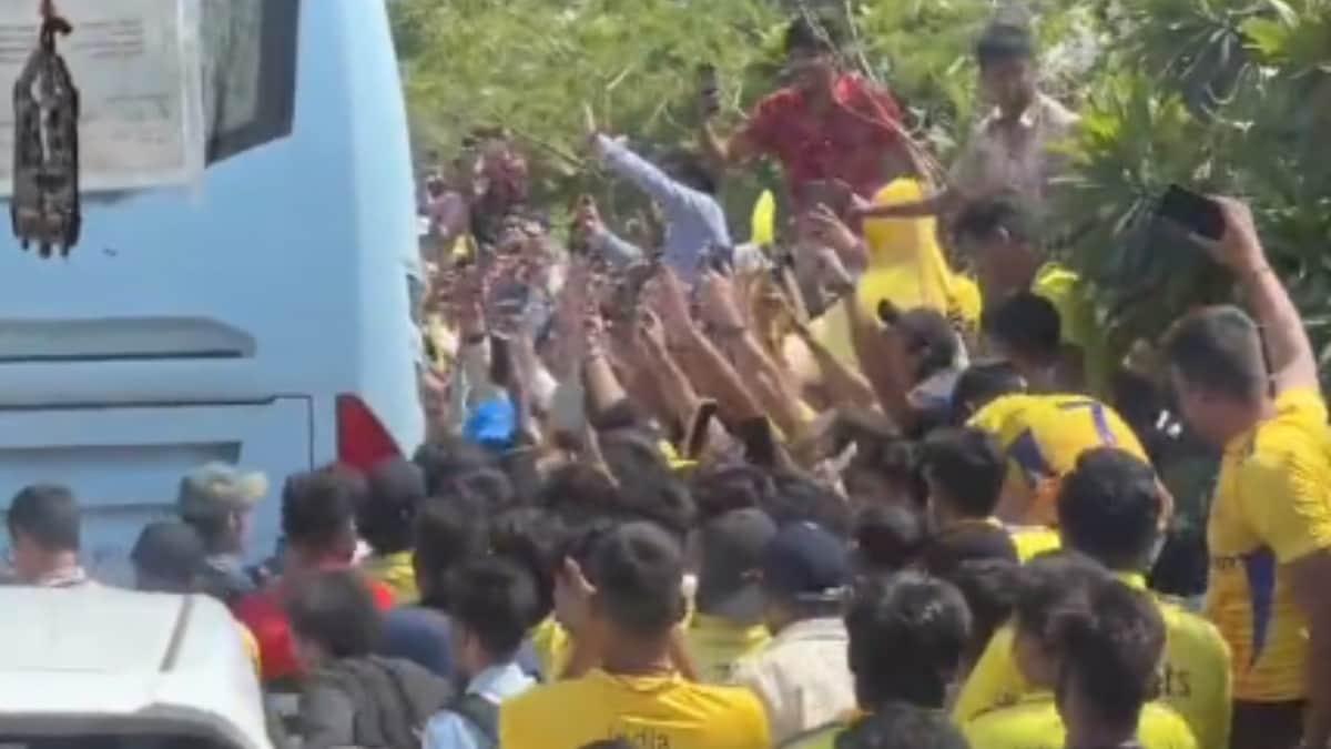 IPL 2023: Dhoni Fever Grips Delhi as CSK Fans Run Behind Team Bus Ahead ...