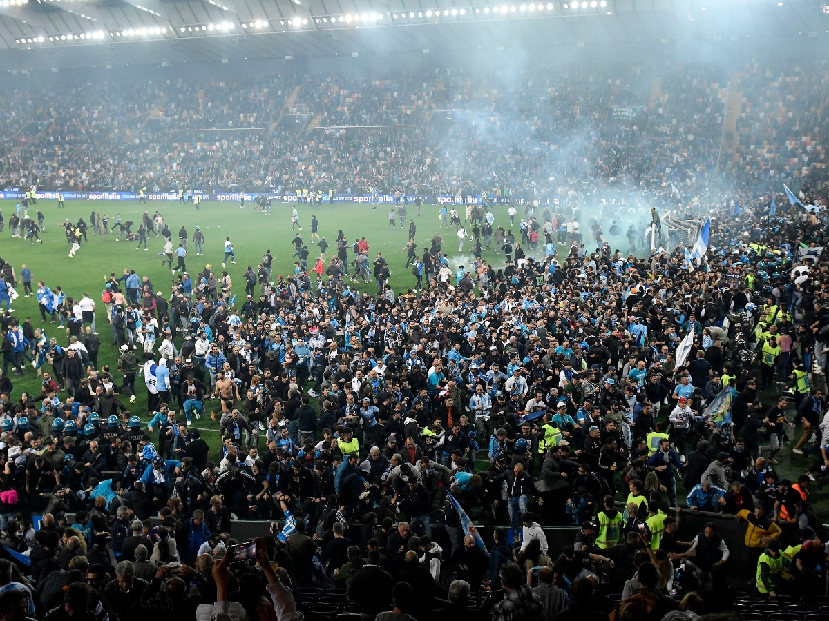 Napoli Serie A Title Celebration: Fans Flood Streets in Naples After ...