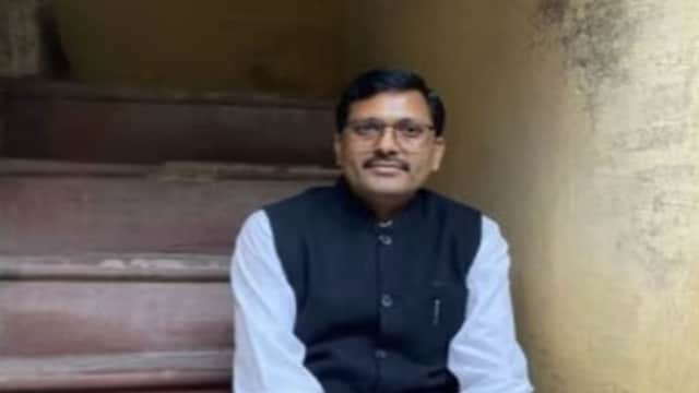 Success Story: From Journalist To IAS How Aunjaneya Singh Became ...