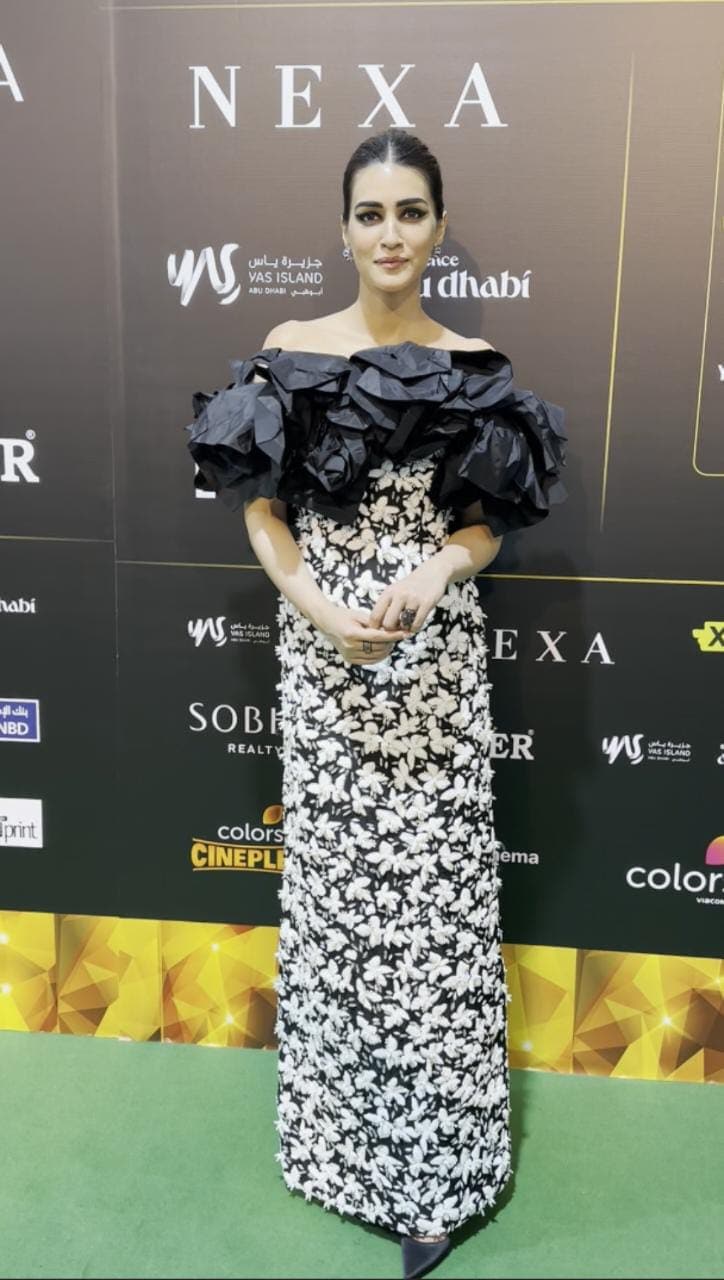 IIFA 2023: Nora Fatehi, Kriti Sanon, Salman Khan, Vicky Kaushal, Esha ...