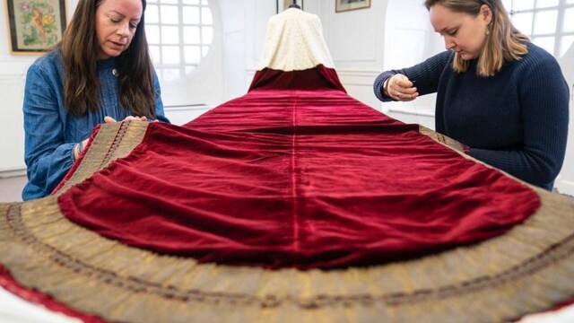 Charles to Wear Edward VI’s Coronation Robe for Crowning Ceremony - News18