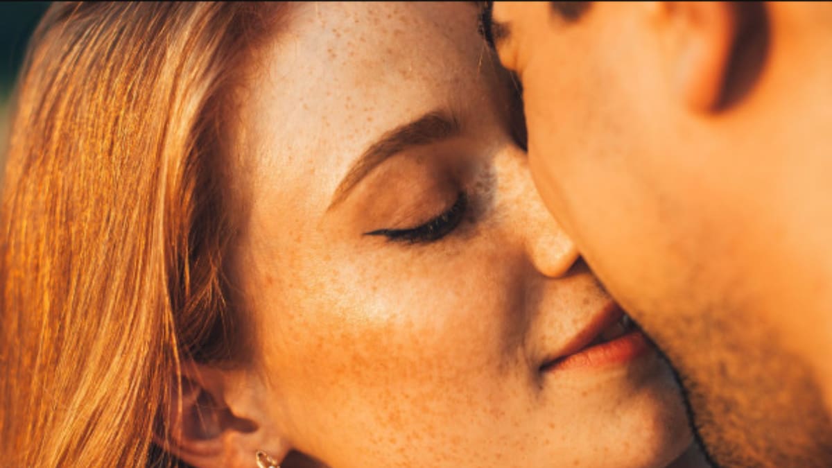 Humans Have Been Kissing For at Least 4,500 years, Study | Viral News ...