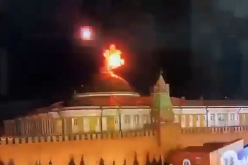 WATCH VIDEO | Smoke Over Kremlin as Russia Shoots Down 'Ukrainian ...