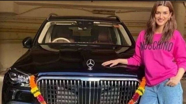 WATCH: Actress Kriti Sanon Spotted in Mercedes-Maybach GLS 600 Worth Rs ...