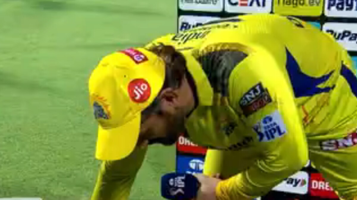 WATCH: MS Dhoni Turns Technician at Post-match Ceremony | Cricketnext ...