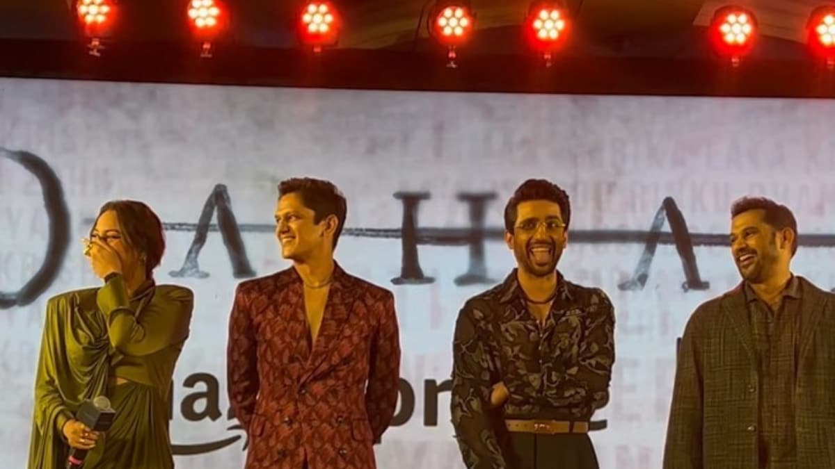 Vijay Varma Blushes Hard As Gulshan Devaiah Teases Him About Tamannaah ...