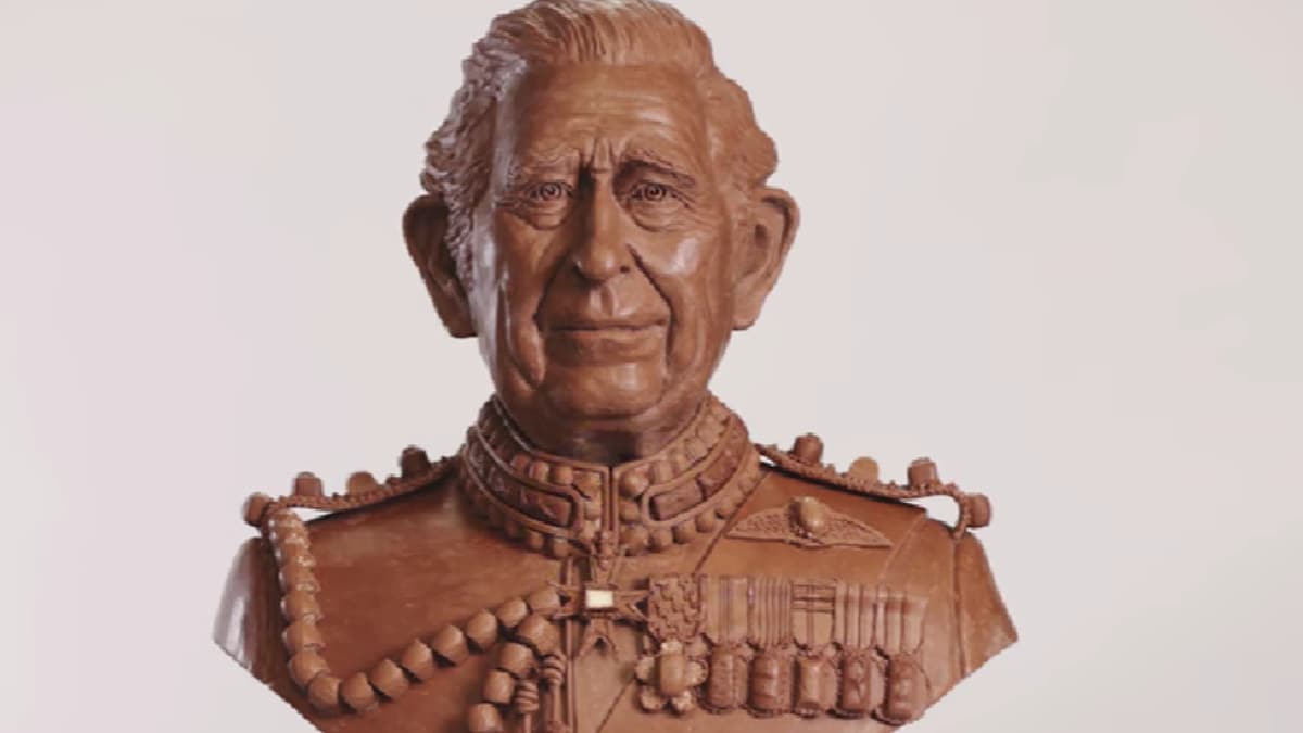 Sweet Coronation: King Charles' Life-Size Bust Made From 17 Litres Of ...