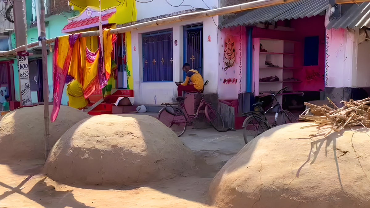 Andhra Farmers Use Ancient Method of Pit Storage to Preserve Food ...