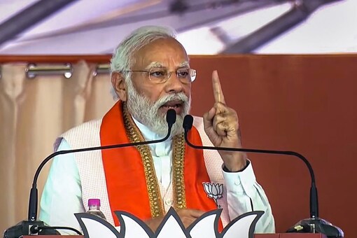 PM Modi Pays Tributes to Rajiv Gandhi - News18