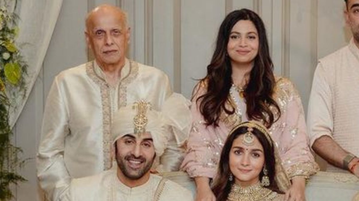 Mahesh Bhatt SLAMS Alia Bhatt's 'Favourite Ranbir Kapoor Film' in Viral ...