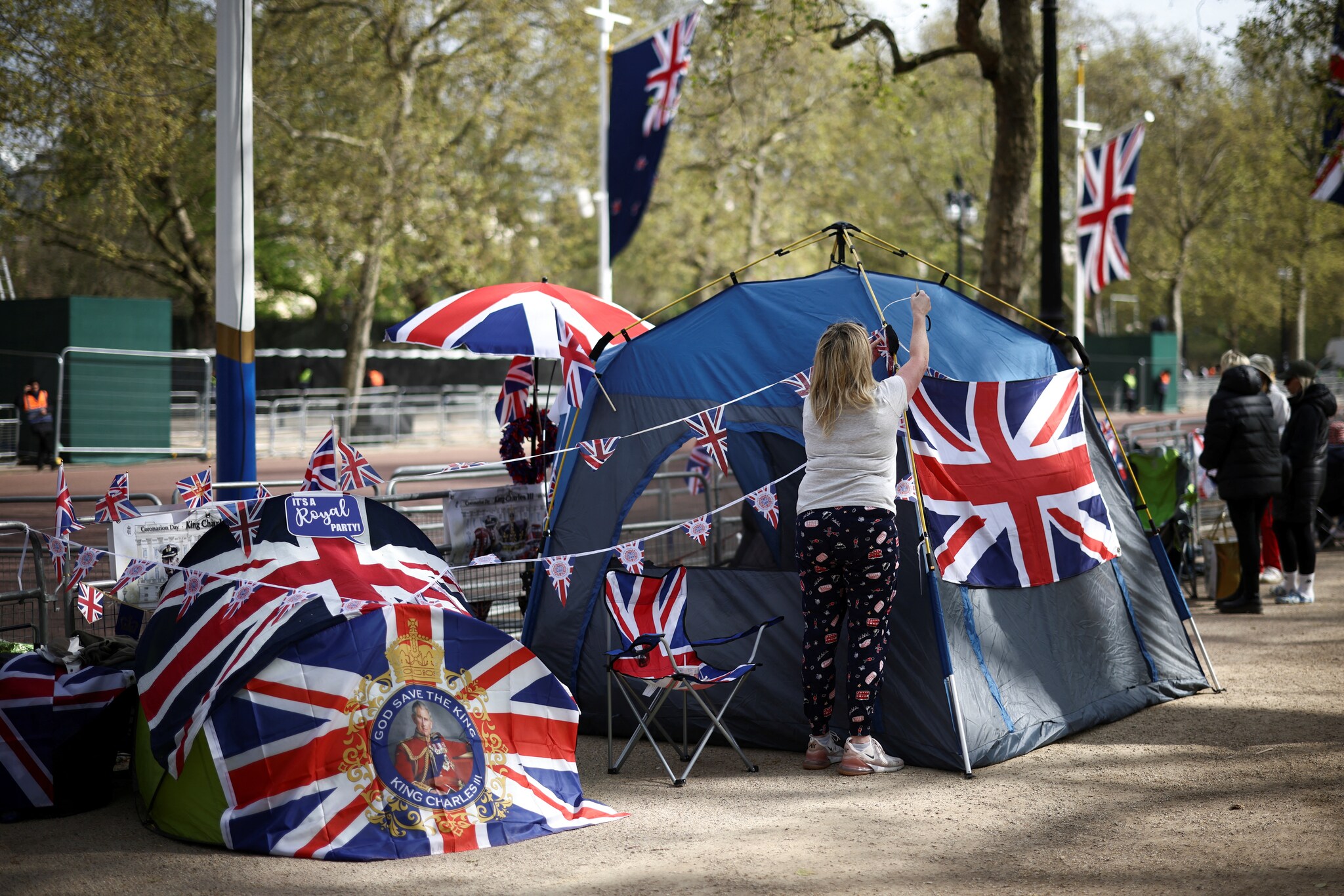 King Charles III Coronation: Royal Watchers Camp Outside Buckingham ...