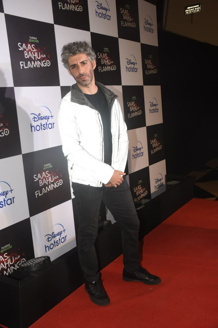 Dimple Kapadia, Vicky Kaushal, Pankaj Tripathi, Isabelle Kaif, Varun ...
