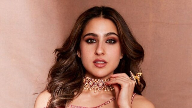 Sara Ali Khan Refuses to Pay Rs 3,000 For International Roaming, Calls Herself ‘Stingy’ | Movies ...