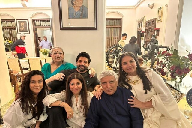 Shabana Azmi Opens Up On Her Equation With Farhan, Zoya, Says 'I Don't ...