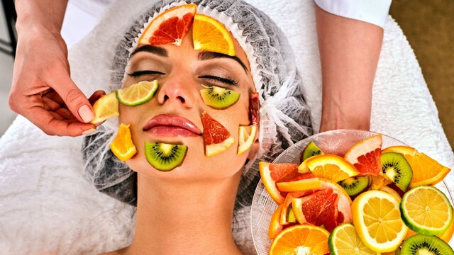 Say Goodbye to Dull Skin with These 6 Refreshing DIY Fruit Face Masks ...