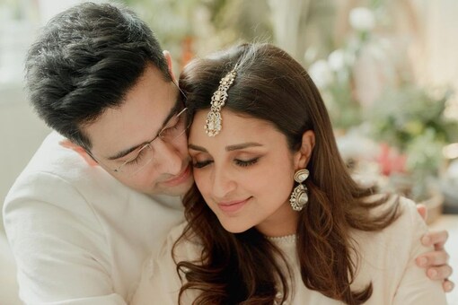 Parineeti Chopra Looks Just Like a Pari While Radiating Elegance in a ...