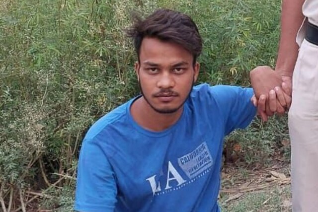 Delhi Police Takes Shahbad Dairy Murder Accused to Crime Scene ...