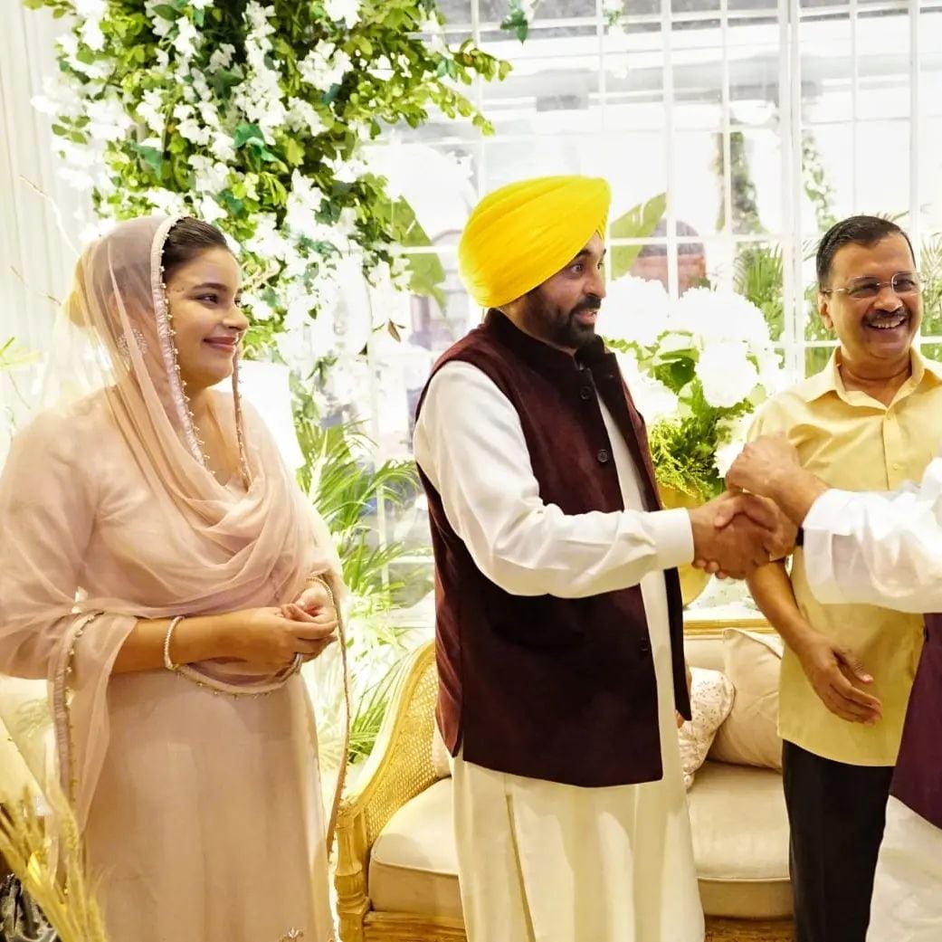 Inside Pics From Parineeti Chopra And Raghav Chadha's Engagement: Check ...