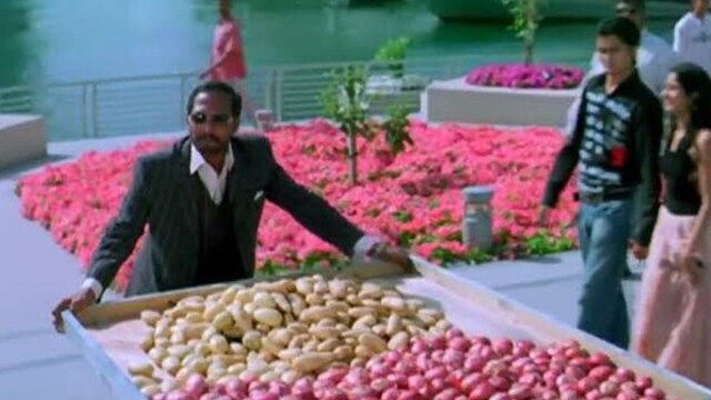 'Aloo Lelo': Twitter Lists Iconic Movie Dialogues That Need No 'Play ...