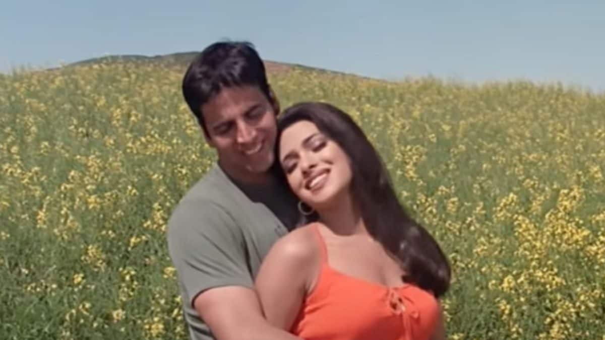 Priyanka Chopra Could Not Dance The Way Makers Wanted In Andaaz Song, Reveals Producer Suneel ...