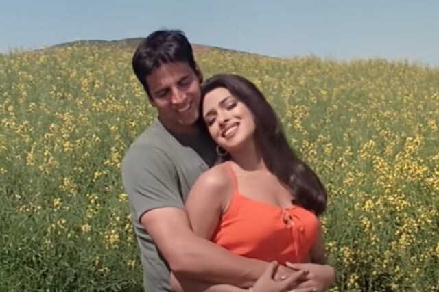 Priyanka Chopra Could Not Dance The Way Makers Wanted In Andaaz Song ...