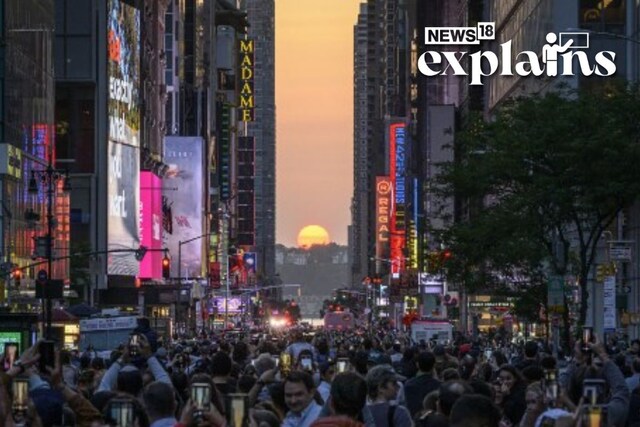 When Hundreds Gather to See the Setting Sun: 'Manhattanhenge' & How it ...