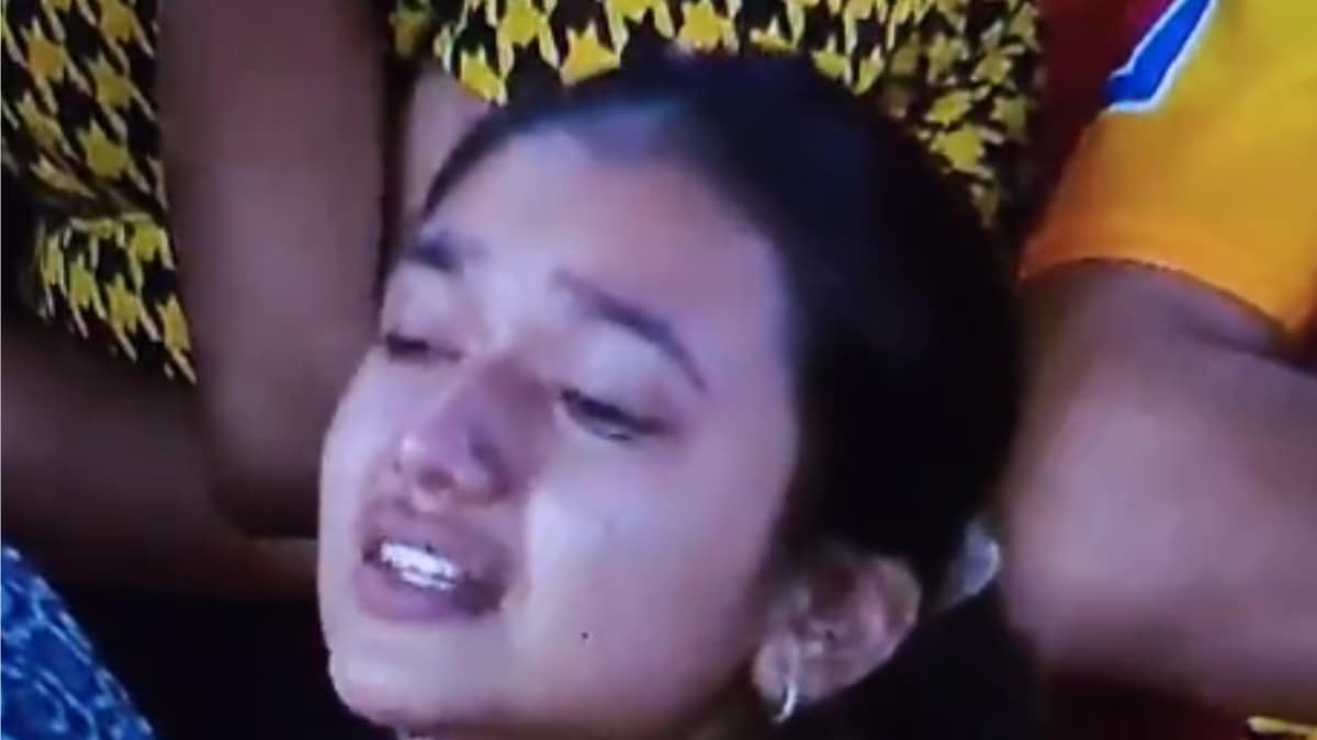 'Her Prayers Were The Loudest,' Video Of CSK Fan Crying Heart Out In IPL Final Goes Viral ...