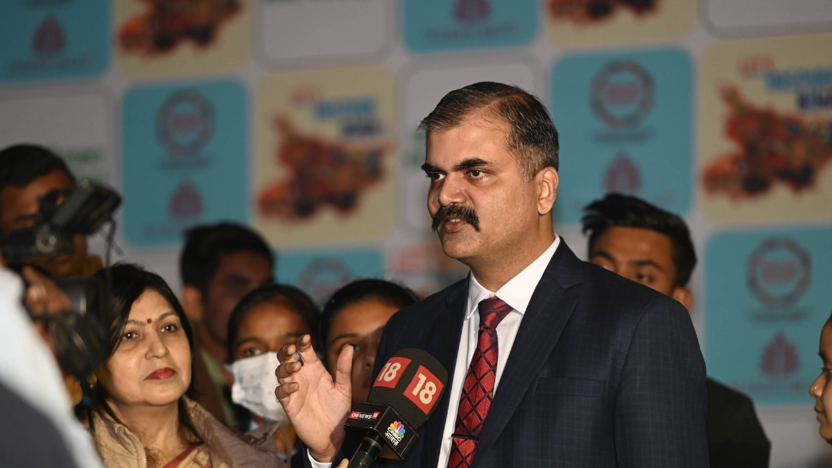 'Inko Jaane Se Rokna Hai...': Why This JDU Minister Doesn't Want IPS Vikas Vaibhav To Join BJP ...