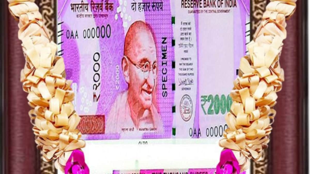 'RIP Rs 2,000': Meme Fest On Twitter After RBI's Latest Announcement ...