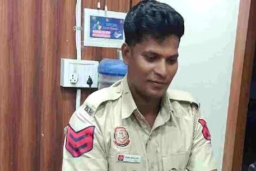 Meet The Delhi Police Head Constable Who Got 667 Rank In UPSC In 8th ...