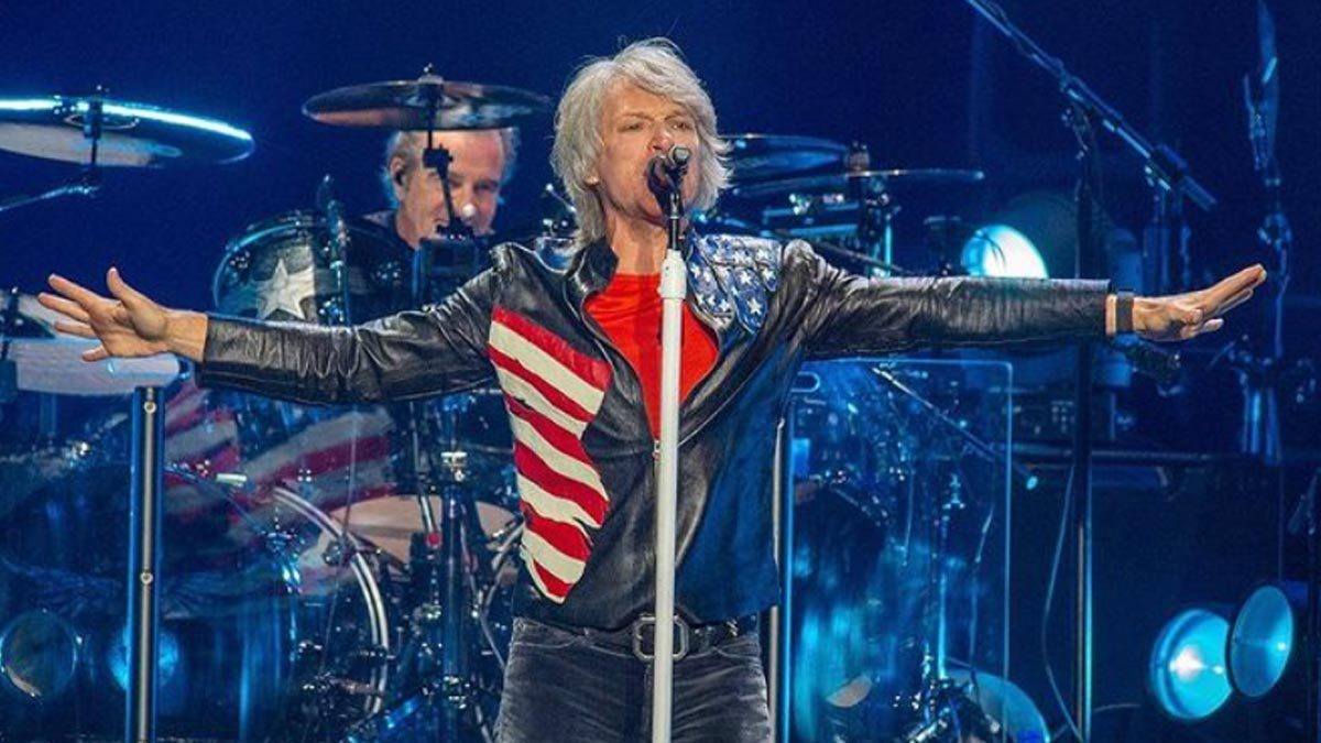 Subway Singer's Passionate Rendition Of Bon Jovi’s Livin’ On A Prayer ...