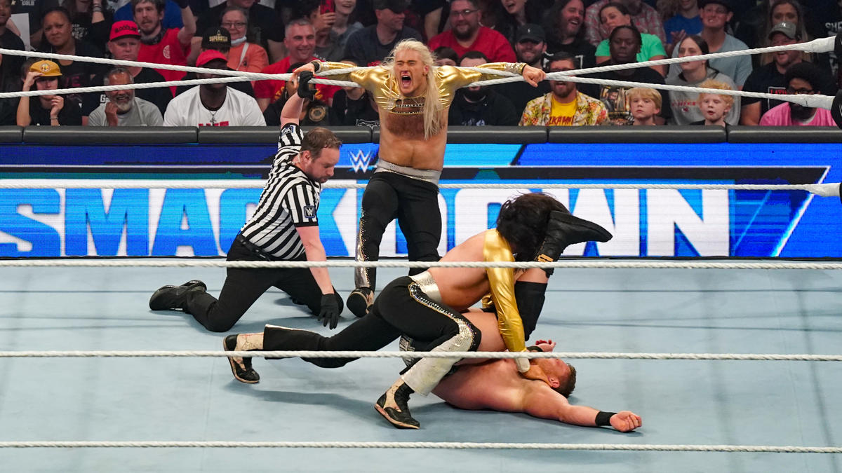 In Pictures, WWE SmackDown 19 May: Roman Reigns Addresses Kevin Owens ...