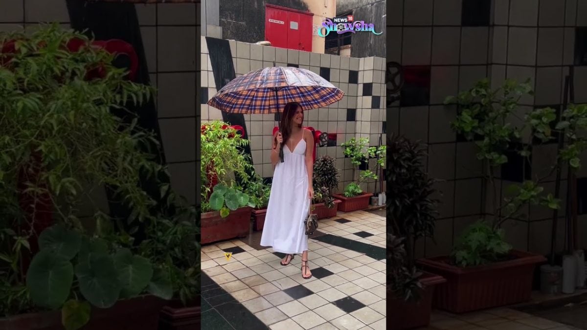Actress Tara Sutaria Steps Out With Beautiful Umbrella During Rains In ...
