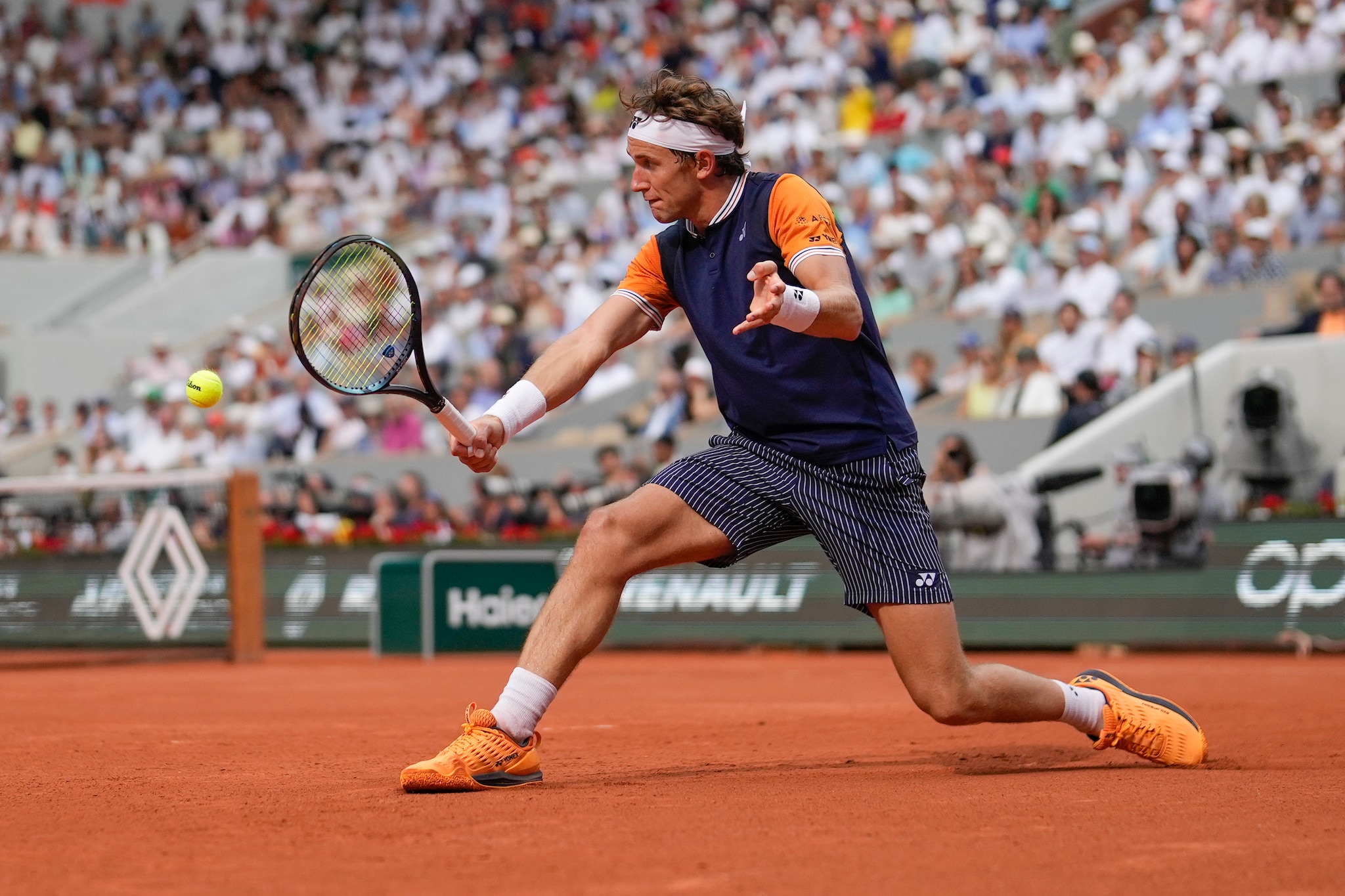 IN PICTURES: Novak Djokovic Scales Mount 23 at Roland Garros With Win ...