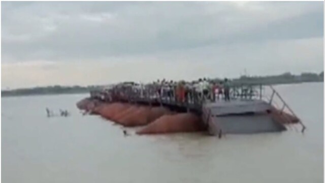 Another Bridge-Collapse in Bihar: Part of Temporary Bridge Washed Away in Vaishali | India News ...
