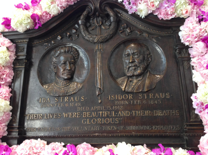 Missing Pilots Wife On Titanic Submersible Is Descendant Of Couple Who