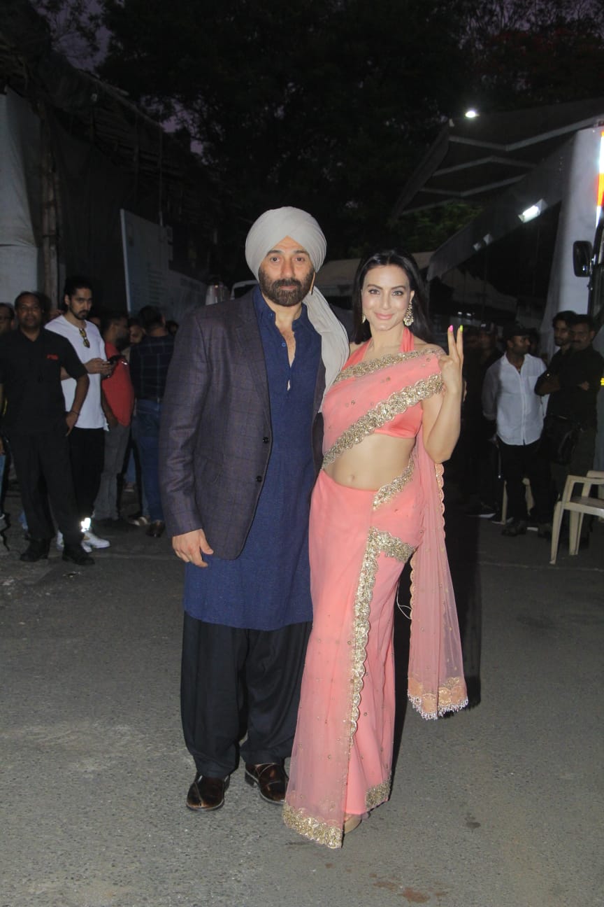 Kartik Aaryan, Kiara Advani, Alia Bhatt, Sunny Deol, Nawazuddin Siddiqui Among Celebrities ...