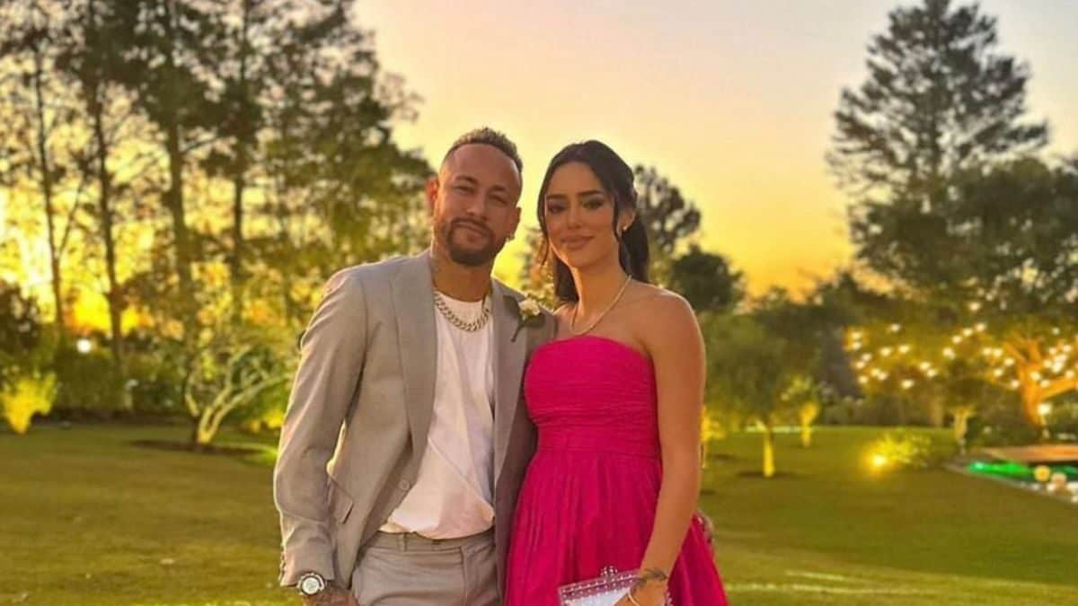 Neymar Issues Public Apology to Pregnant Girlfriend After Reports of ...