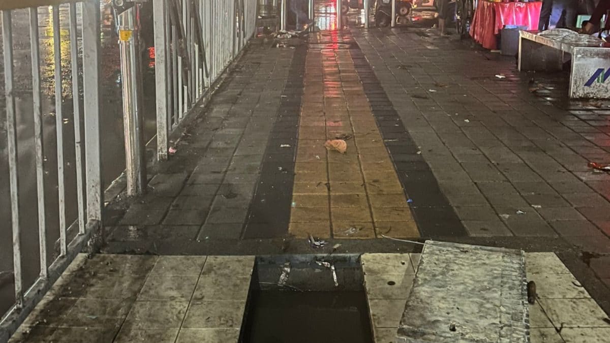 Man Shares Scary Pic of Broken Footpath in Mumbai's Andheri, Calls it ...