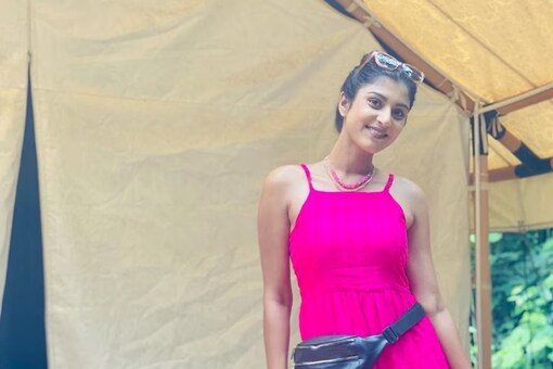 Actress Divya Suresh’s Bright Pink Gown Is Bookmark Worthy - News18