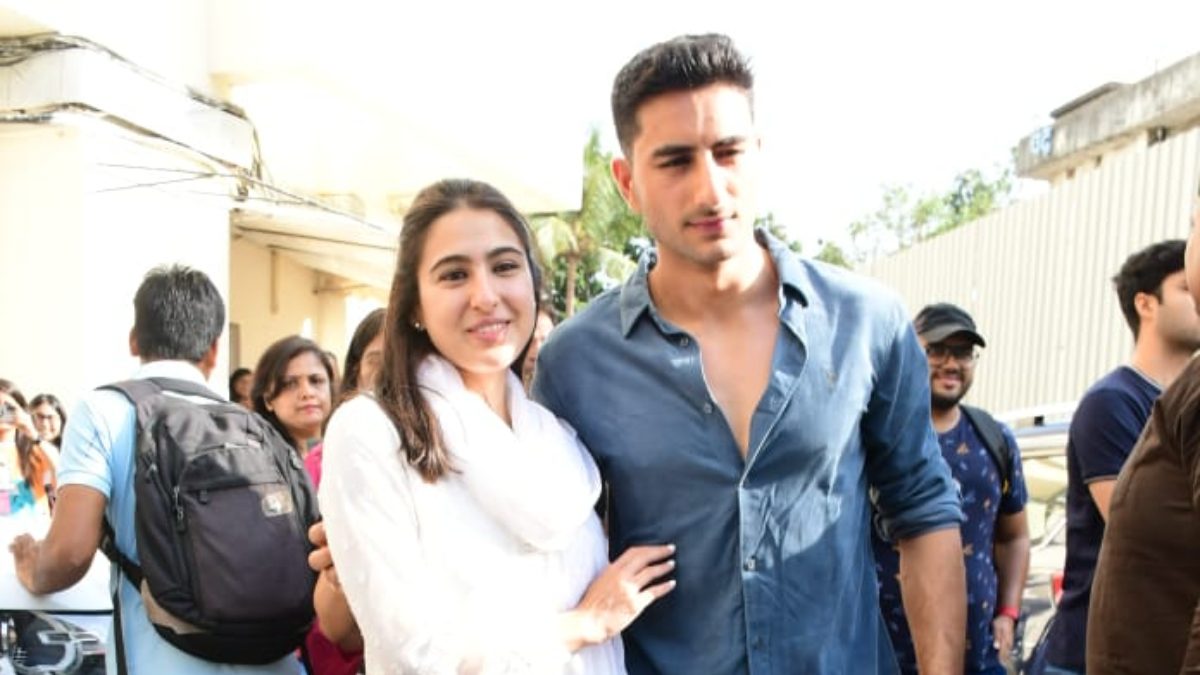 Ibrahim Ali Khan Loses His Cool As He Gets Pushed Outside Theatre ...