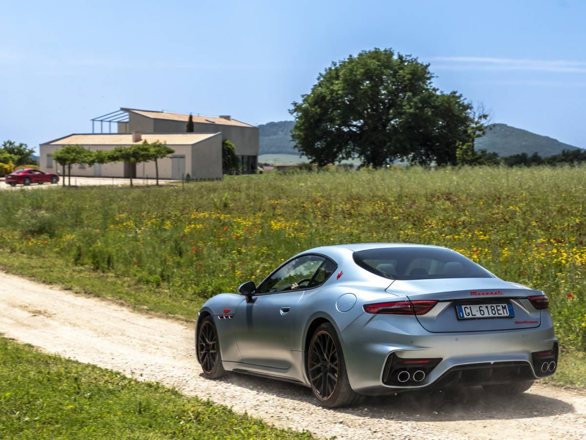 IN PICS: Maserati GranTurismo PrimaSerie Limited Edition - News18