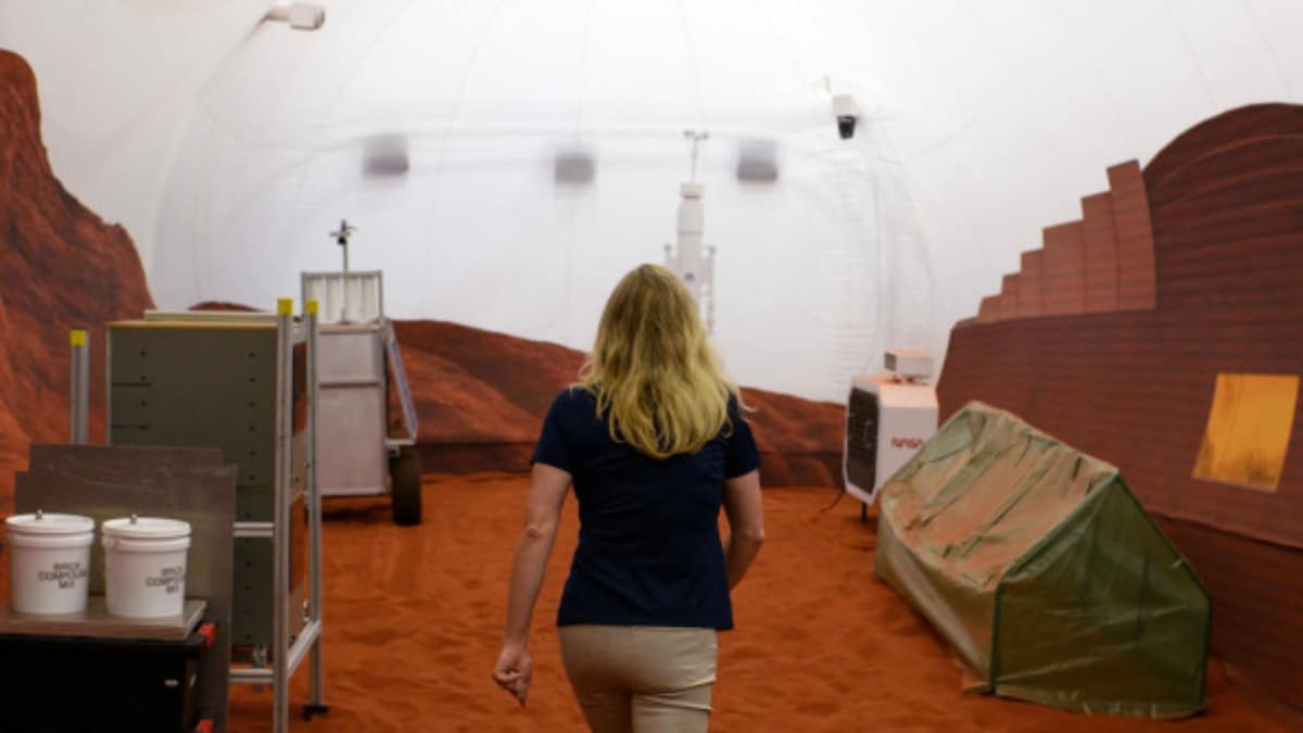 Meet the Scientist (Sort of) Spending a Year on Mars | Viral News - News18