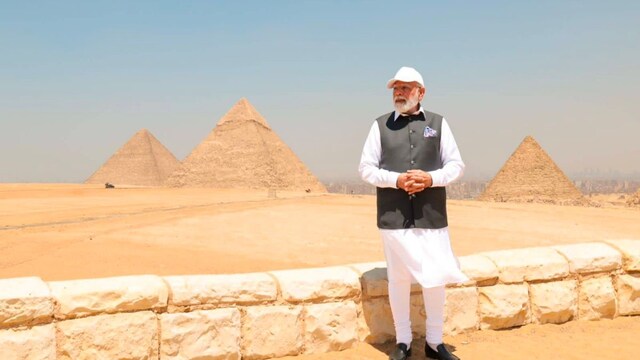 Prime Minister Modi Visits the Pyramids of Giza; Facts That Make The ...