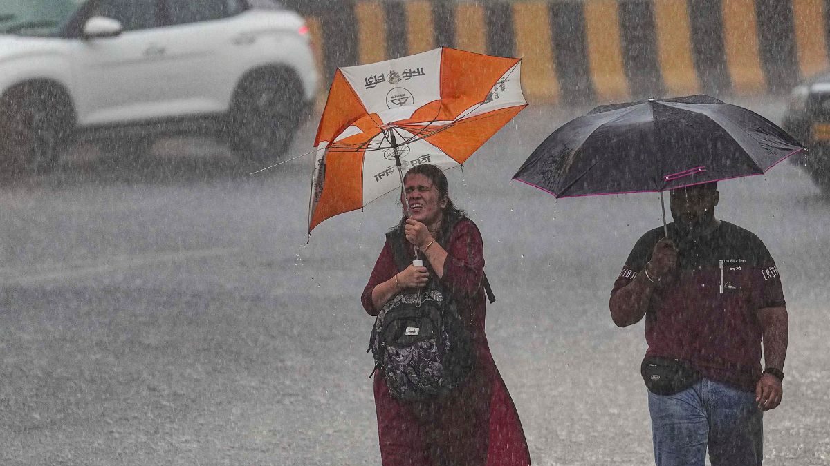 Mumbai’s First Monsoon Rain Leaves Waterlogging in Many Areas; Orange Alert Issued for Next 24 ...